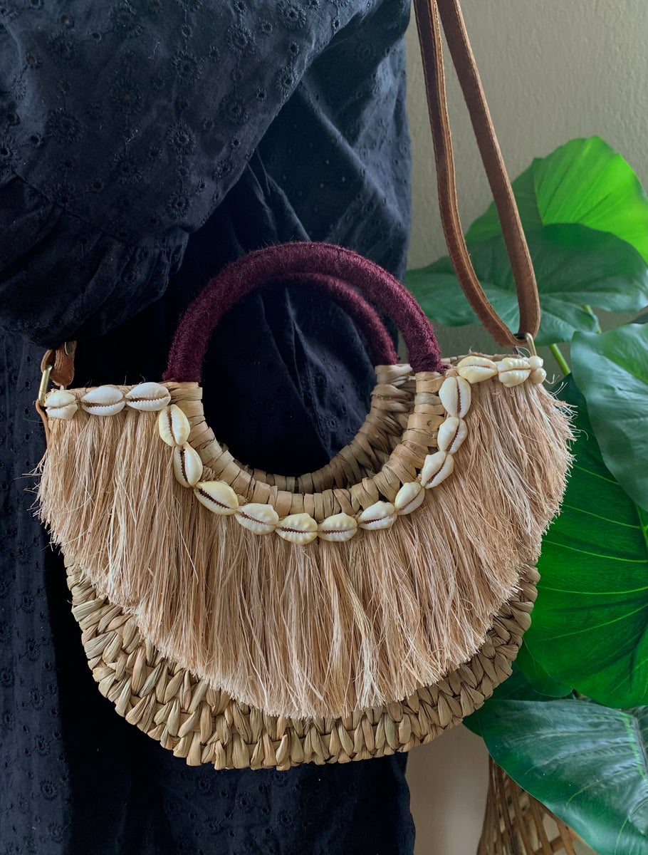 BANANA FIBRE & SHELLS EMBEDDED SLING BAG – Runway Nagaland